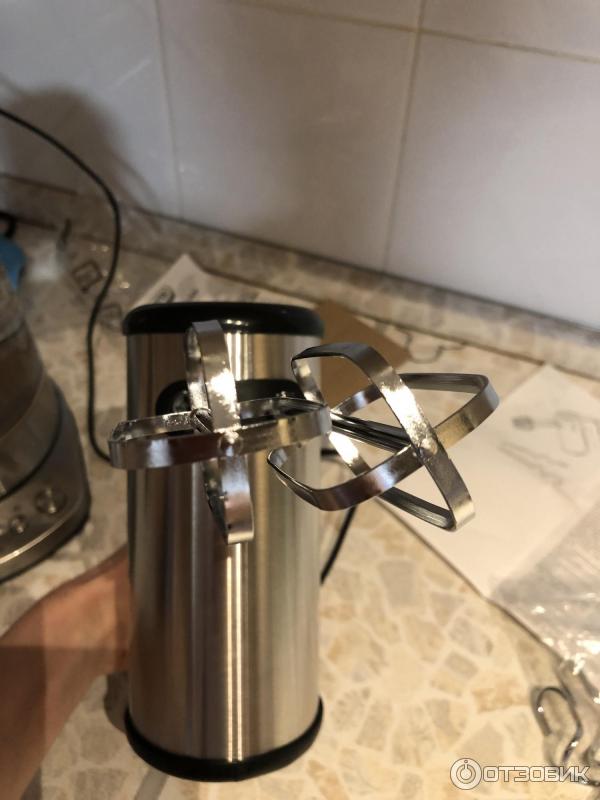 Отзыв о Миксер Vitek VT-1411 | Идеальный ручной миксер для замеса теста.